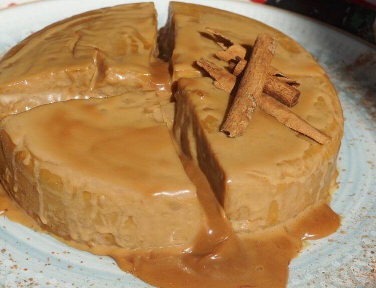 Receta para hacer Pionono colombiano de arequipe y coco