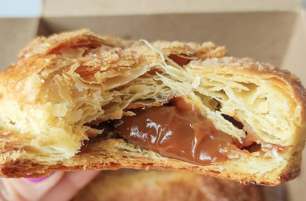 Receta para hacer Pionono colombiano de arequipe y coco