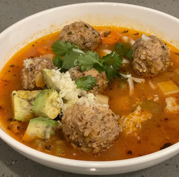 Receta para hacer sopa de mute tradicional colombiana